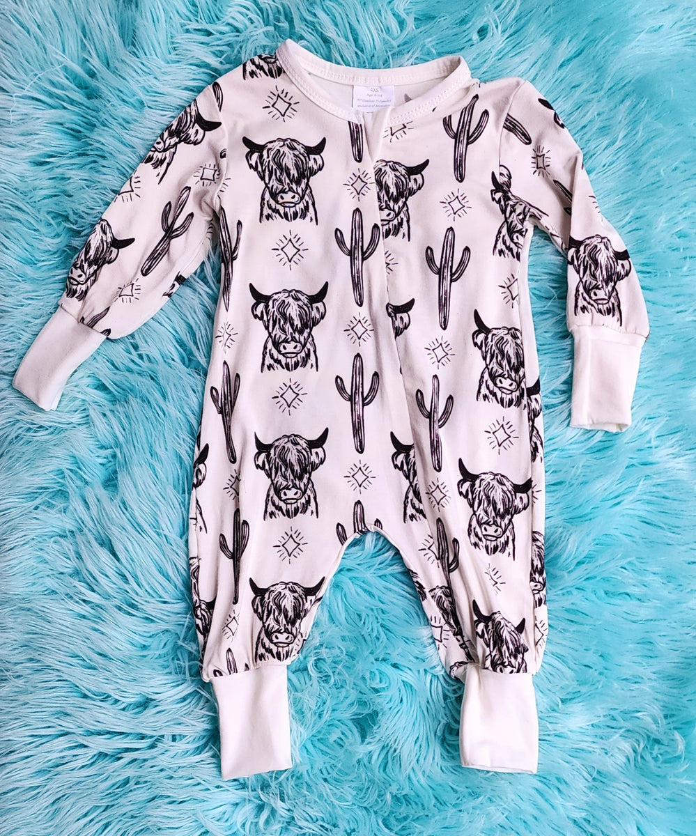 Modern BAMBOO Highland Cow Sleeper – Swanky Tots